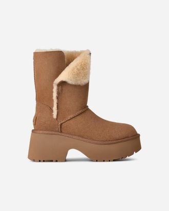 UGG Classic Esmee Boot f&uuml;r Damen in Brown, Gr&ouml;&szlig;e Schaffell