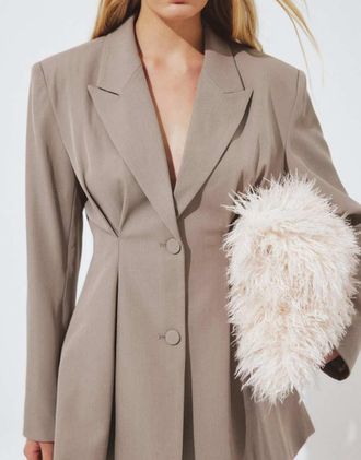 NA-KD Taillierter Oversize-Blazer in hellem Taupe-Braun