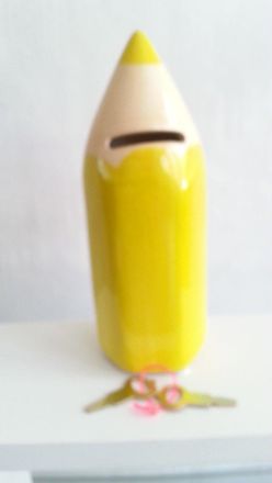 Gilde Spardose Buntstift Farbstift gelb Porzellan, H 15 cm