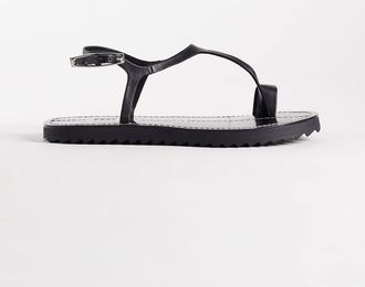Asos Filomena - Sandales en cuir de qualit&eacute; sup&eacute;rieure avec fine boucle &agrave; lorteil et d&eacute;tails en point de surjet - Noir