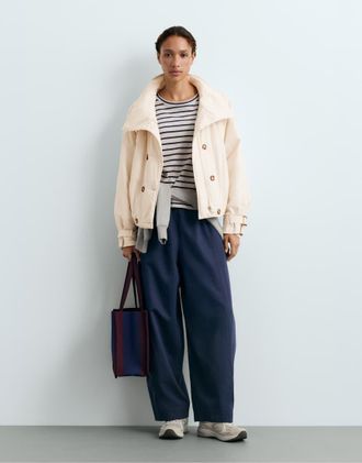 Oysho Fellex Aerogel kurze Steppjacke mit Ballonform in Ivory Ecru-Neutral