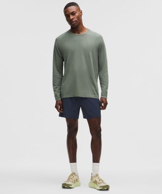 lululemon Pace Breaker Shorts mit Liner f&uuml;r M&auml;nner - 13 cm - Gr&ouml;&szlig;e 2XL in Club Blue