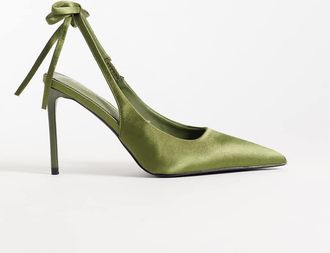 Simmi London Simmi London Sibelle Wide Fit Slingback-Schuhe mit Absatz und Schleifendetail aus olivfarbenem Satin-Gr&uuml;n