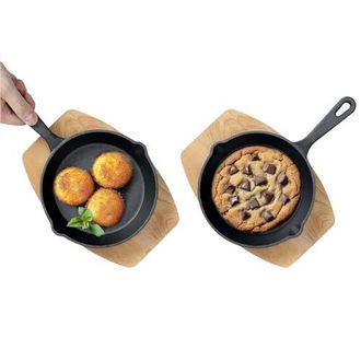 Navaris Poêle Fonte Naturelle - 2X Mini poêle à Frire antiadhésive Ø 10,2 cm avec Support en Bois - Petit poêle Oeuf Pancake Four BBQ Induction