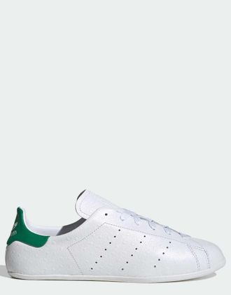 adidas Originals Stan Smith Low-Profile Sneaker in Wei&szlig; und Gr&uuml;n