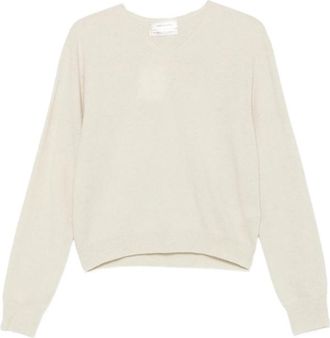 Low Classic V-neck Sweater