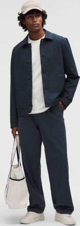 lululemon Daydrift Faltenhose im Relaxed Fit Normale L&auml;nge f&uuml;r M&auml;nner - Gr&ouml;&szlig;e 2XL in True Navy