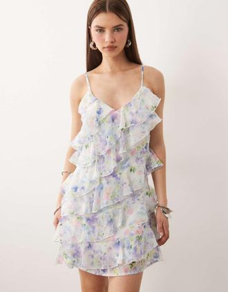 Vila Robe caraco courte &agrave; imprim&eacute; fleurs et volants - Blanc