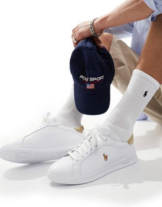 Polo Ralph Lauren Heritage Court - Sneaker in Wei&szlig; mit Fersenlasche in Hellbraun