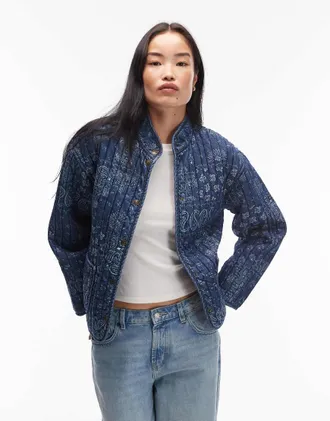 Levi's Lottie - Leichte Steppjacke in Blau mit Blumenmuster