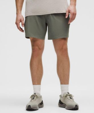 lululemon Short Pace Breaker non doubl&eacute; pour Hommes - 18 cm - Gris - Taille 3XL
