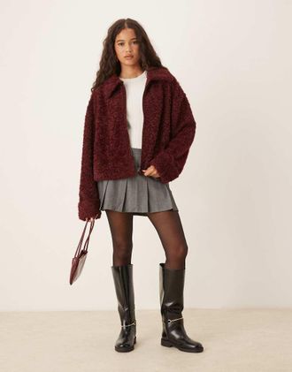 Asos Polaire imitation peau de mouton en maille chenille avec col - Bordeaux-Rouge