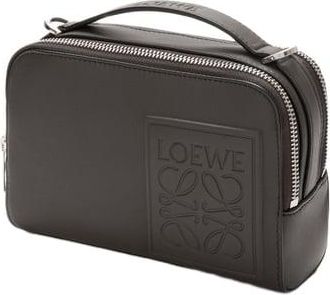 Loewe Mini Camera Crossbody en cuir de veau satin&eacute;